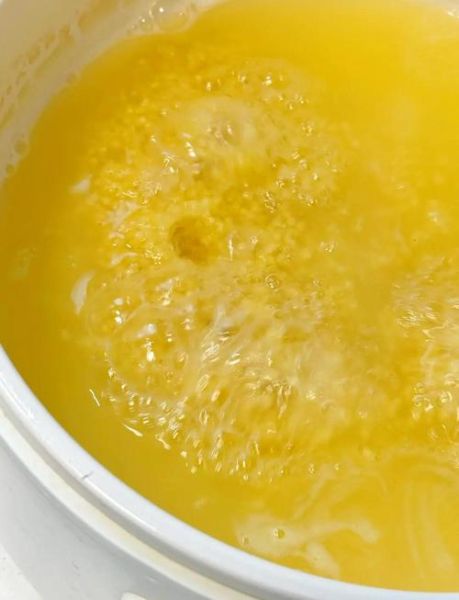 电饭煲小米粥怎么熬不溢锅_电饭煲小米粥水和米的比例-第2张图片-山城妙识