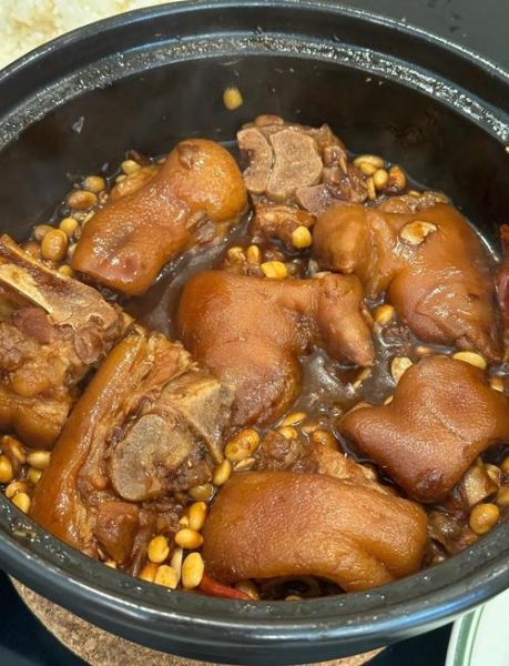 黄豆炖猪脚汤的做法_黄豆炖猪脚汤的功效-第2张图片-山城妙识