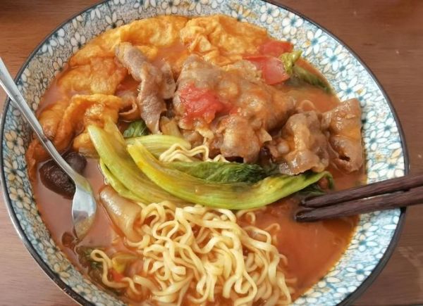 西红柿牛腩方便面怎么做_西红柿牛腩方便面好吃吗-第2张图片-山城妙识