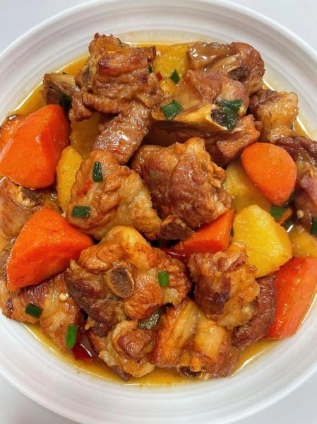 排骨烧土豆怎么做_家常做法步骤-第1张图片-山城妙识 排骨烧土豆怎么做_家常做法步骤-第1张图片-山城妙识