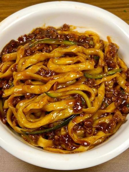 猪肉杂酱面酱怎么做_猪肉杂酱面配料有哪些-第1张图片-山城妙识 猪肉杂酱面酱怎么做_猪肉杂酱面配料有哪些-第1张图片-山城妙识