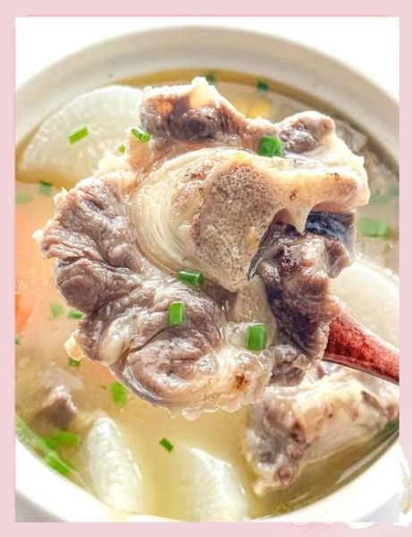 牛尾骨炖汤的做法大全窍门_如何炖出奶白浓香牛尾汤-第2张图片-山城妙识