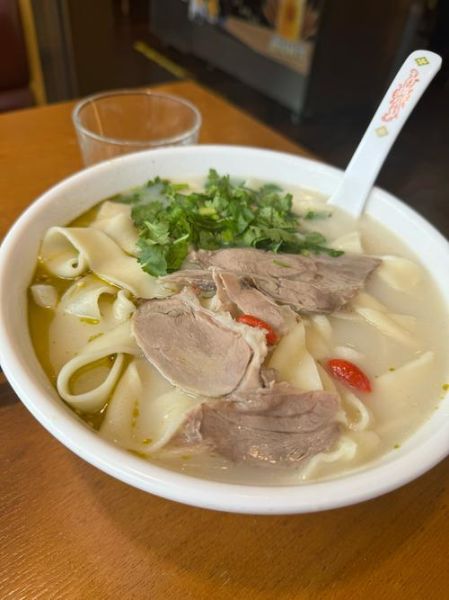 河南烩面怎么做才筋道_河南烩面汤头怎么熬才白-第1张图片-山城妙识