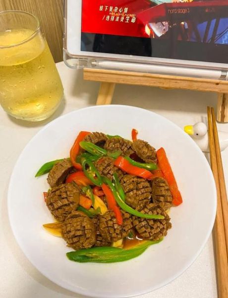 青椒炒牛肉丸怎么做_青椒炒牛肉丸好吃吗-第3张图片-山城妙识