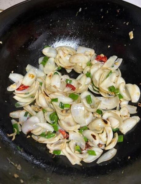 鲜百合怎么炒好吃_鲜百合做菜的做法大全-第1张图片-山城妙识 鲜百合怎么炒好吃_鲜百合做菜的做法大全-第1张图片-山城妙识