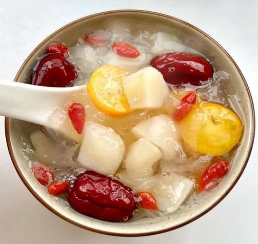 马蹄和什么一起煲糖水_马蹄糖水最佳搭配-第1张图片-山城妙识