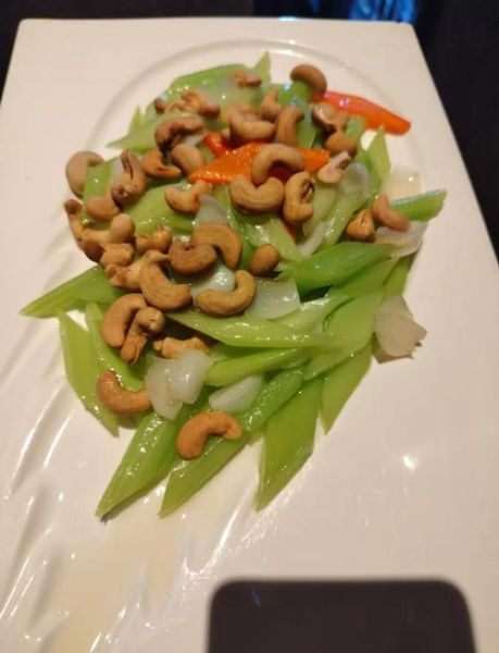 西芹腰果怎么做_西芹炒腰果的家常做法-第3张图片-山城妙识 西芹腰果怎么做_西芹炒腰果的家常做法-第3张图片-山城妙识