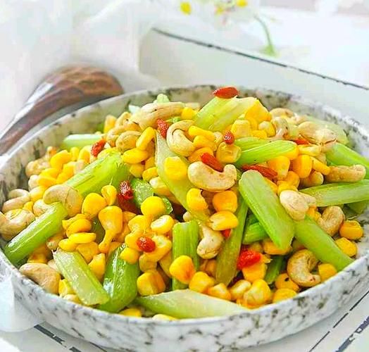 西芹腰果怎么做_西芹炒腰果的家常做法-第2张图片-山城妙识 西芹腰果怎么做_西芹炒腰果的家常做法-第2张图片-山城妙识