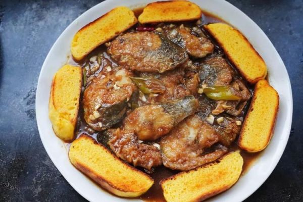 鲅鱼烩饼子怎么做_鲅鱼烩饼子正宗做法-第2张图片-山城妙识 鲅鱼烩饼子怎么做_鲅鱼烩饼子正宗做法-第2张图片-山城妙识