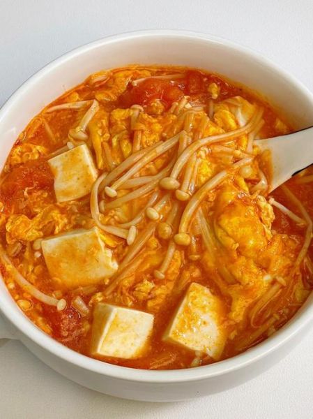 西红柿豆腐金针菇汤怎么做_西红柿豆腐金针菇汤热量高吗-第1张图片-山城妙识