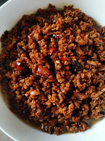 香菇炸酱面的酱怎么做_香菇炸酱面酱配方-第2张图片-山城妙识