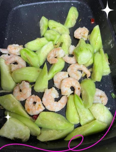丝瓜炒虾仁怎么做_丝瓜炒虾仁的营养价值-第2张图片-山城妙识
