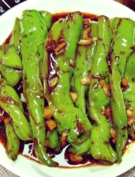 肉馅虎皮尖椒怎么做_虎皮尖椒肉馅怎么调-第1张图片-山城妙识