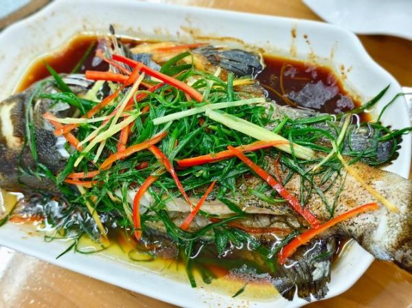 清蒸鱼用什么鱼最好吃_清蒸鱼蒸几分钟口感最嫩-第3张图片-山城妙识
