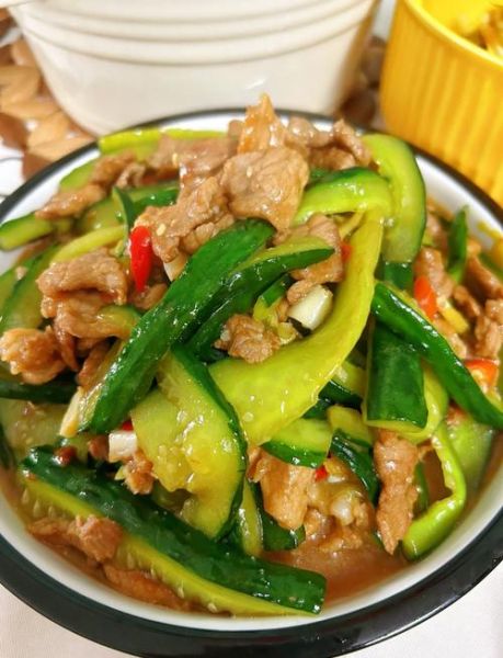 蛇瓜炒肉怎么炒好吃_蛇瓜炒肉的家常做法-第1张图片-山城妙识