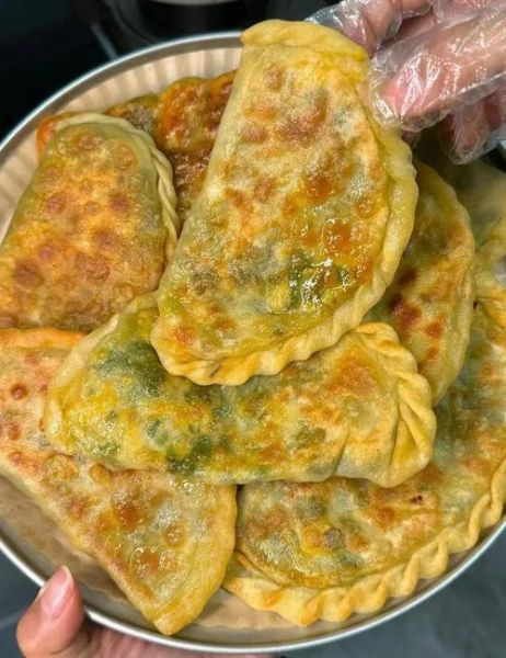 菜盒子用发面还是烫面_口感差别大吗-第1张图片-山城妙识