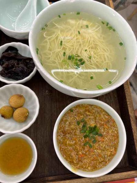 炒蟹黄面怎么做_蟹黄面家常做法-第1张图片-山城妙识 炒蟹黄面怎么做_蟹黄面家常做法-第1张图片-山城妙识