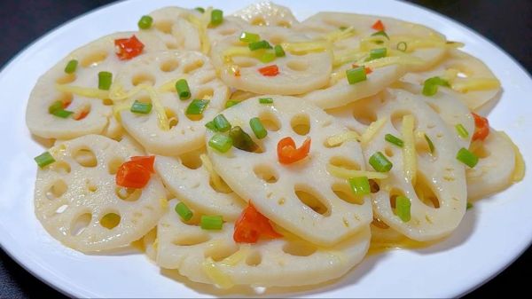清炒莲藕怎么做才脆_莲藕焯水还是不焯水-第1张图片-山城妙识