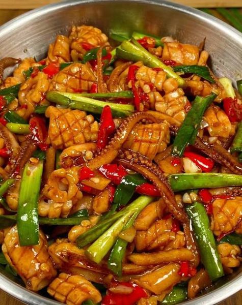 爆炒鱿鱼卷怎么炒才嫩_爆炒鱿鱼卷用焯水吗-第2张图片-山城妙识 爆炒鱿鱼卷怎么炒才嫩_爆炒鱿鱼卷用焯水吗-第2张图片-山城妙识