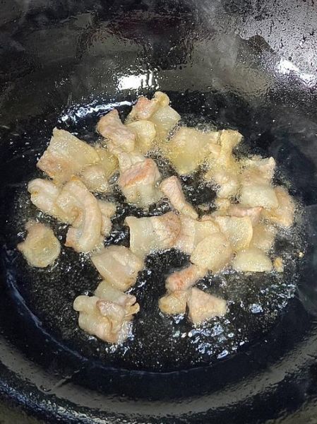 新鲜松茸炒肉片怎么做_松茸炒肉片的家常做法-第1张图片-山城妙识