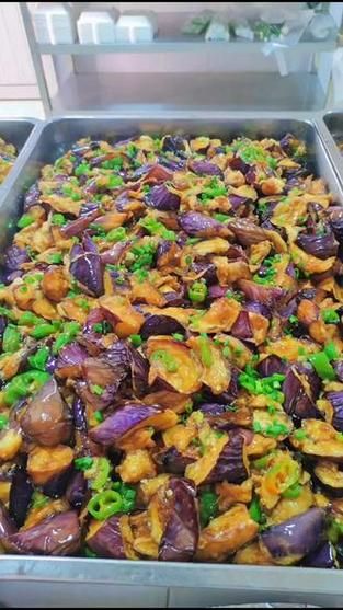 食堂茄子大锅菜怎么做_茄子大锅菜家常做法-第3张图片-山城妙识 食堂茄子大锅菜怎么做_茄子大锅菜家常做法-第3张图片-山城妙识