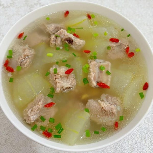 腊排骨炖冬瓜怎么做_腊排骨炖冬瓜要焯水吗-第1张图片-山城妙识