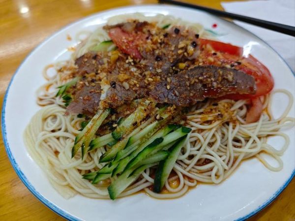 牛肉凉面怎么做_牛肉凉面热量高吗-第1张图片-山城妙识