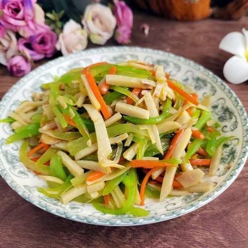 炒笋丝前要不要焯水_焯水后口感更好吗-第3张图片-山城妙识