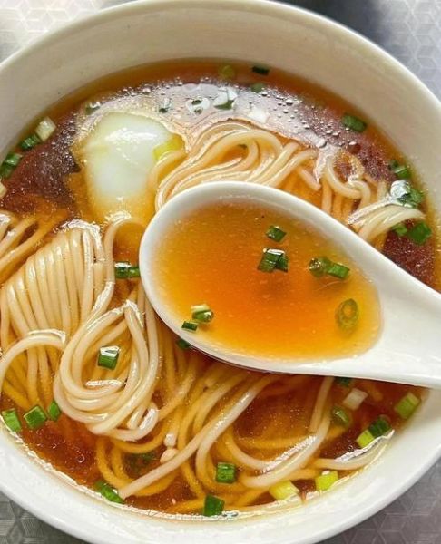 素阳春面怎么做_正宗素阳春面做法大全-第1张图片-山城妙识 素阳春面怎么做_正宗素阳春面做法大全-第1张图片-山城妙识