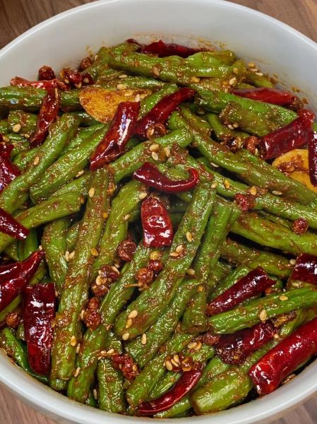 爆炒四季豆怎么做_四季豆要不要焯水-第1张图片-山城妙识 爆炒四季豆怎么做_四季豆要不要焯水-第1张图片-山城妙识