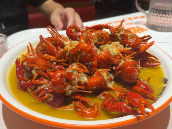 龙虾头能吃吗_龙虾头怎么做好吃-第1张图片-山城妙识