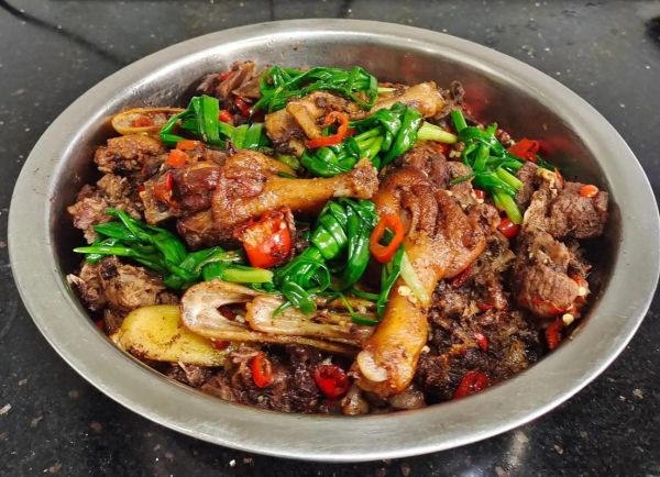 爆炒鸭肉怎么炒才嫩_爆炒鸭肉用焯水吗-第2张图片-山城妙识