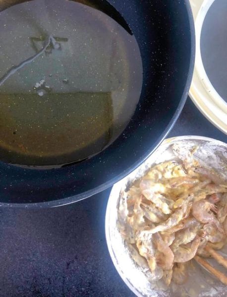 炸小虾用淀粉还是面粉_口感区别大吗-第3张图片-山城妙识 炸小虾用淀粉还是面粉_口感区别大吗-第3张图片-山城妙识