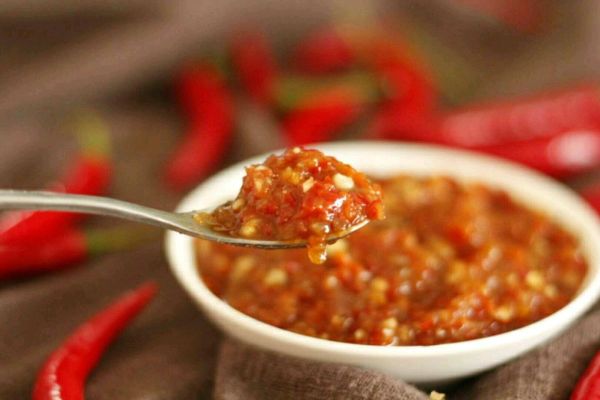 正宗蒜蓉辣酱怎么做_蒜蓉辣酱保存多久-第2张图片-山城妙识 正宗蒜蓉辣酱怎么做_蒜蓉辣酱保存多久-第2张图片-山城妙识