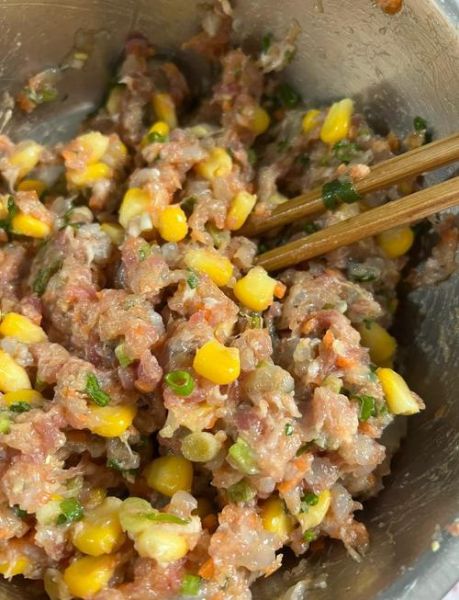 虾肉馄饨馅怎么调才嫩_鲜虾馄饨馅要不要加料酒-第3张图片-山城妙识