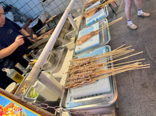 铁板鱿鱼串怎么做才嫩_铁板鱿鱼串腌制配方-第1张图片-山城妙识 铁板鱿鱼串怎么做才嫩_铁板鱿鱼串腌制配方-第1张图片-山城妙识