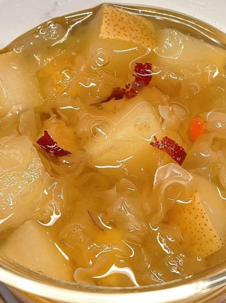 银耳雪梨汤怎么熬_银耳雪梨汤用什么锅最好-第2张图片-山城妙识 银耳雪梨汤怎么熬_银耳雪梨汤用什么锅最好-第2张图片-山城妙识