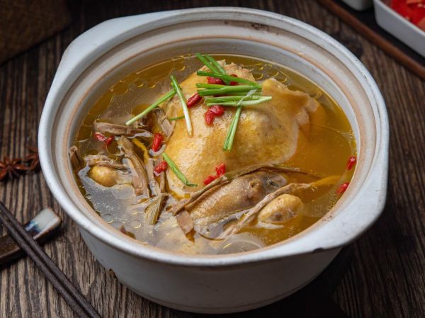 老母鸡怎么炖好吃又营养_老母鸡炖汤的正确方法-第2张图片-山城妙识