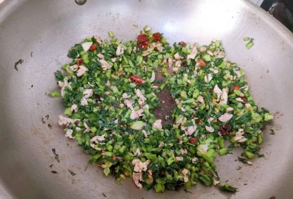 雪里红焯水后为什么要过凉水_雪里红过冷水技巧-第2张图片-山城妙识 雪里红焯水后为什么要过凉水_雪里红过冷水技巧-第2张图片-山城妙识