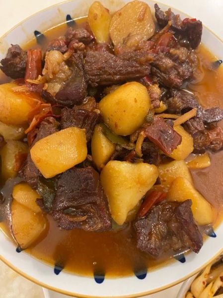 牛肉炖土豆怎么做才好吃_家庭版牛肉炖土豆做法-第1张图片-山城妙识 牛肉炖土豆怎么做才好吃_家庭版牛肉炖土豆做法-第1张图片-山城妙识