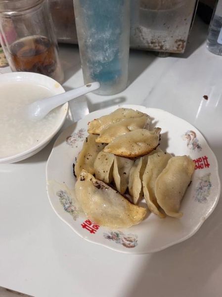 锅贴的面糊水怎么调_锅贴的面糊水比例是多少-第3张图片-山城妙识 锅贴的面糊水怎么调_锅贴的面糊水比例是多少-第3张图片-山城妙识