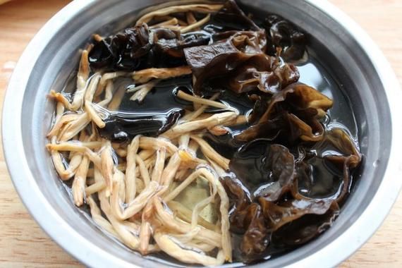 木耳黄花菜汤怎么做_木耳黄花菜汤的做法大全-第1张图片-山城妙识 木耳黄花菜汤怎么做_木耳黄花菜汤的做法大全-第1张图片-山城妙识
