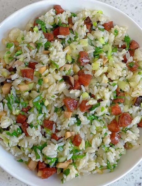 香肠炒饭怎么做_香肠炒饭图片教程-第1张图片-山城妙识 香肠炒饭怎么做_香肠炒饭图片教程-第1张图片-山城妙识