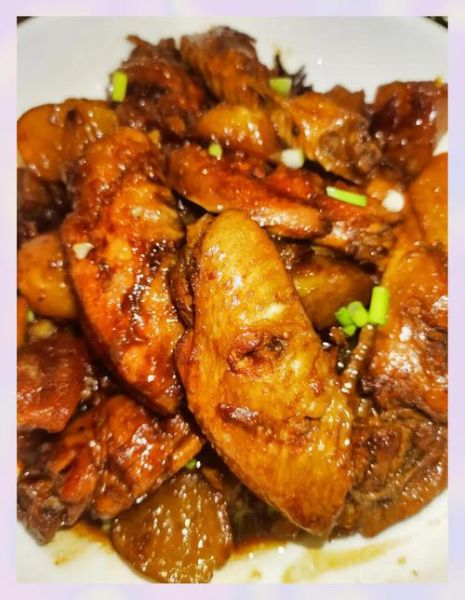 红烧鸡翅炖土豆怎么做_红烧鸡翅炖土豆用不用焯水-第1张图片-山城妙识 红烧鸡翅炖土豆怎么做_红烧鸡翅炖土豆用不用焯水-第1张图片-山城妙识