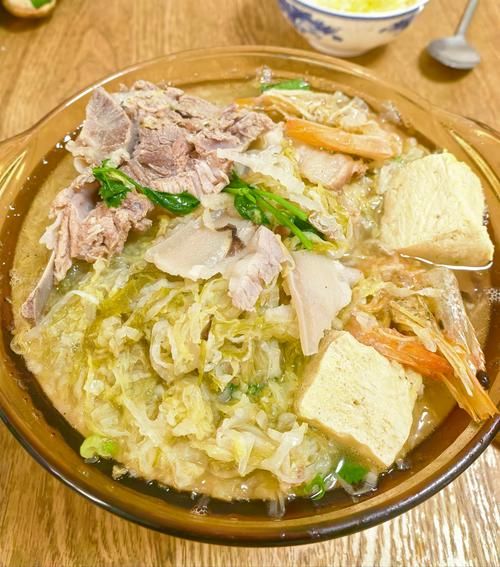 酸菜炖大骨头怎么做_酸菜炖大骨头需要焯水吗-第1张图片-山城妙识 酸菜炖大骨头怎么做_酸菜炖大骨头需要焯水吗-第1张图片-山城妙识