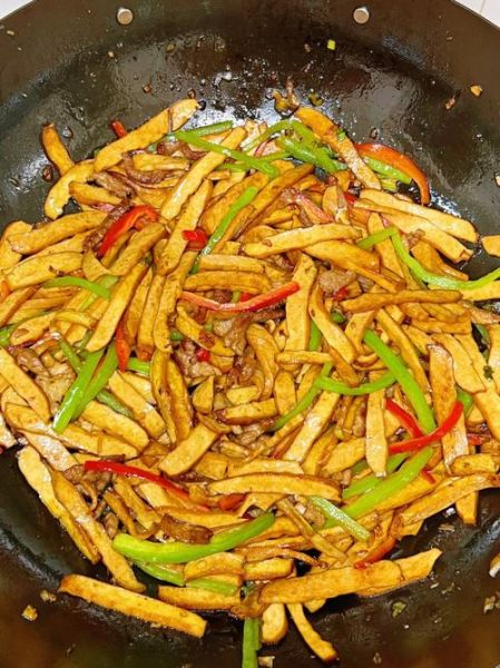 青椒炒香干怎么做_香干炒青椒的正宗做法-第2张图片-山城妙识