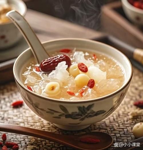 银耳莲子羹用什么莲子_湘莲建莲区别-第3张图片-山城妙识 银耳莲子羹用什么莲子_湘莲建莲区别-第3张图片-山城妙识