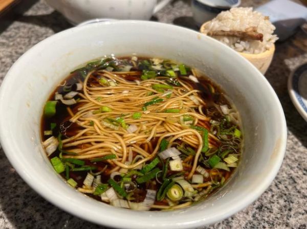 阳春面用什么面条好吃_哪种面条最适合做阳春面-第2张图片-山城妙识 阳春面用什么面条好吃_哪种面条最适合做阳春面-第2张图片-山城妙识