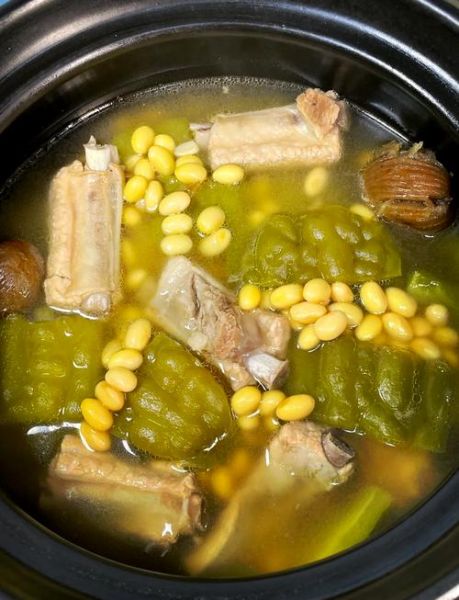 黄豆冬瓜排骨汤的功效_适合什么人喝-第1张图片-山城妙识