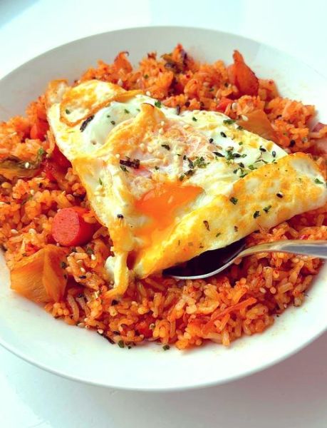 辣白菜炒饭怎么做_辣白菜炒饭需要哪些食材-第1张图片-山城妙识